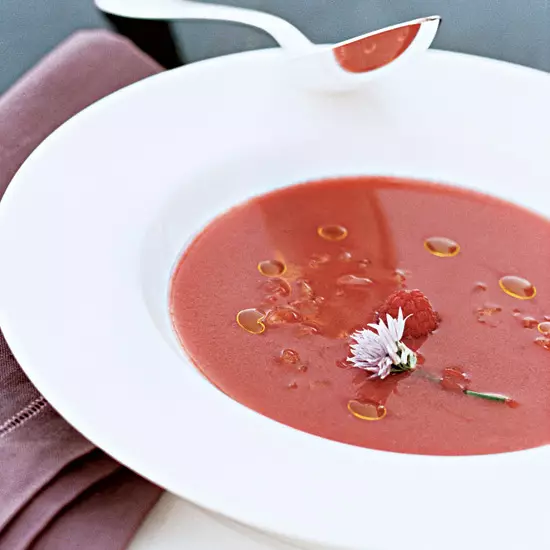 15. dan: Gazpacho z jagodami, paradižnikom in koromačem