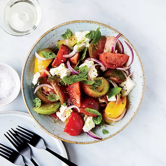 Salad cà chua-Feta với chanh và bạc hà