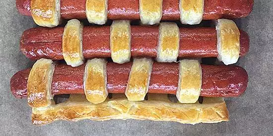 Perché i maiali in una trapunta dovrebbero essere la tua ricetta preferita per gli hot dog estivi