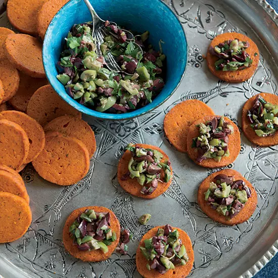 I-Tomato-Thyme Shortbreads ene-Olive Gremolata