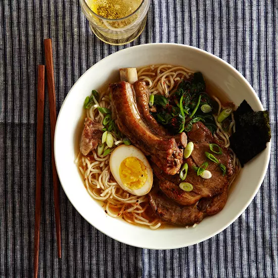 original-201307-HD-wie-man-shoyu-ramen-schritt-7-macht.jpg