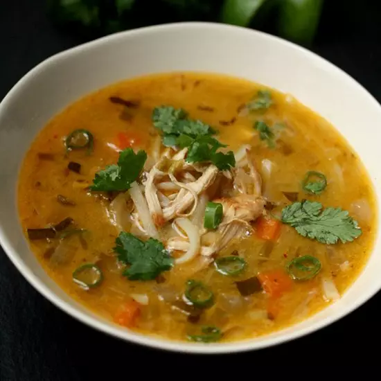 HD-2015-r-akoho-thai-noodle-sup-with-read-curry.jpg