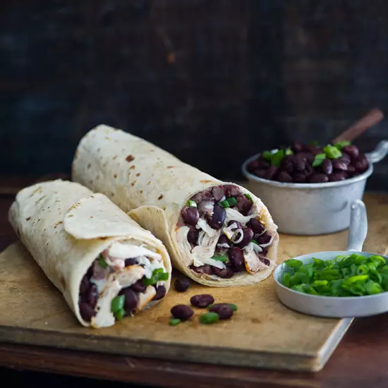 Poulet Burritos mat Black-Bean Salsa a Pepper Jack