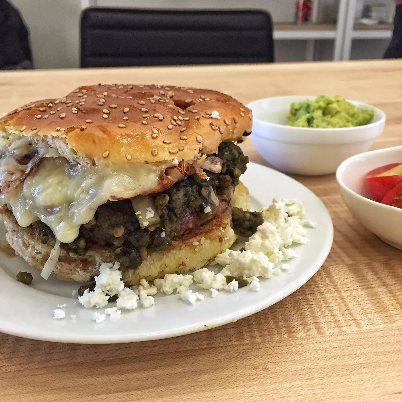 Ọrụ Cantina Green Chile Burgers