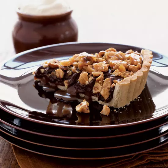 Coklat-Caramel Hazelnut Tart