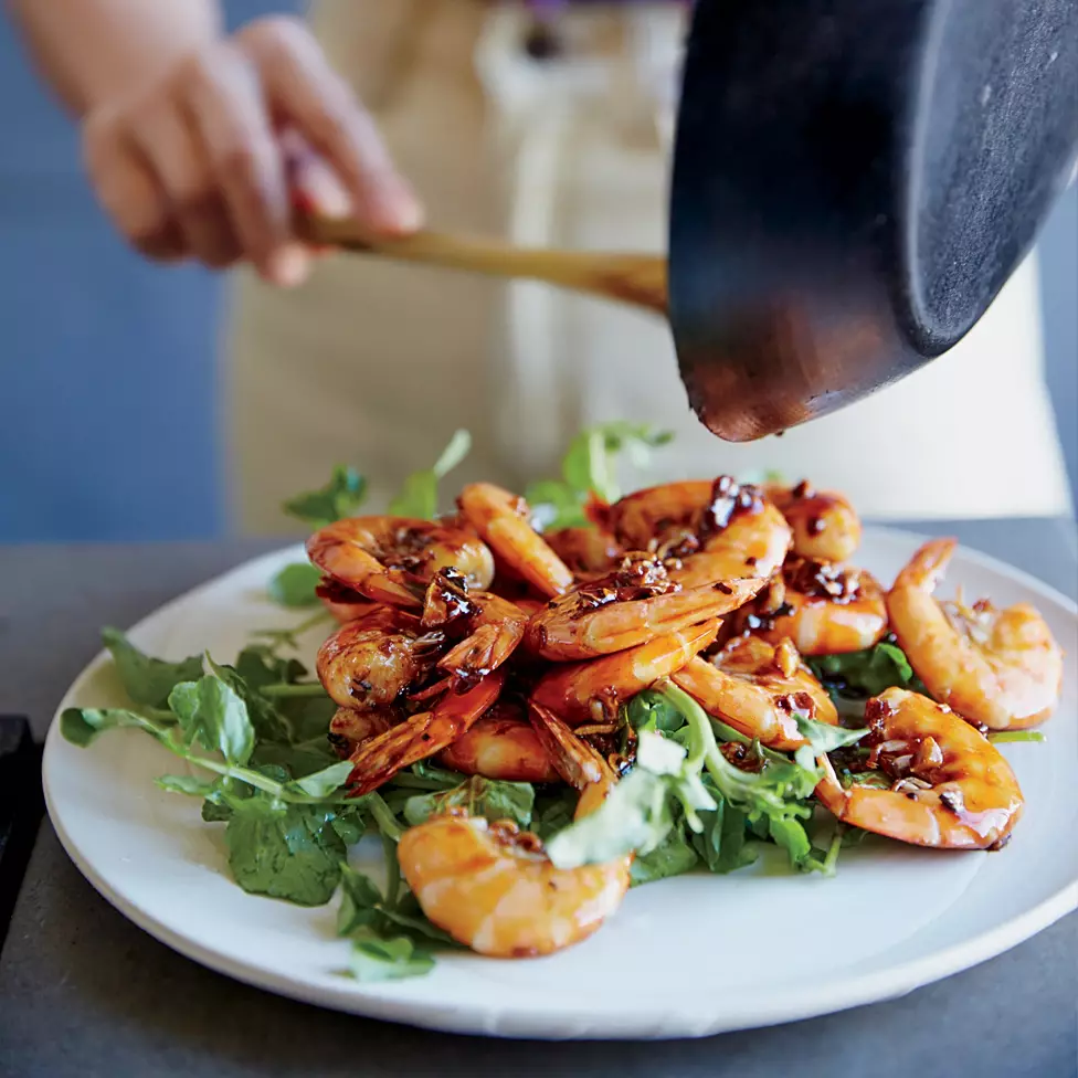 Gambes Saltejades En Salsa De Peix Caramel