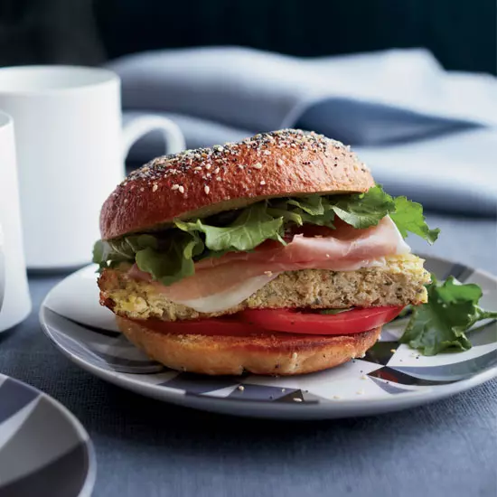 Frittata-sandwicher med tre oste og urter