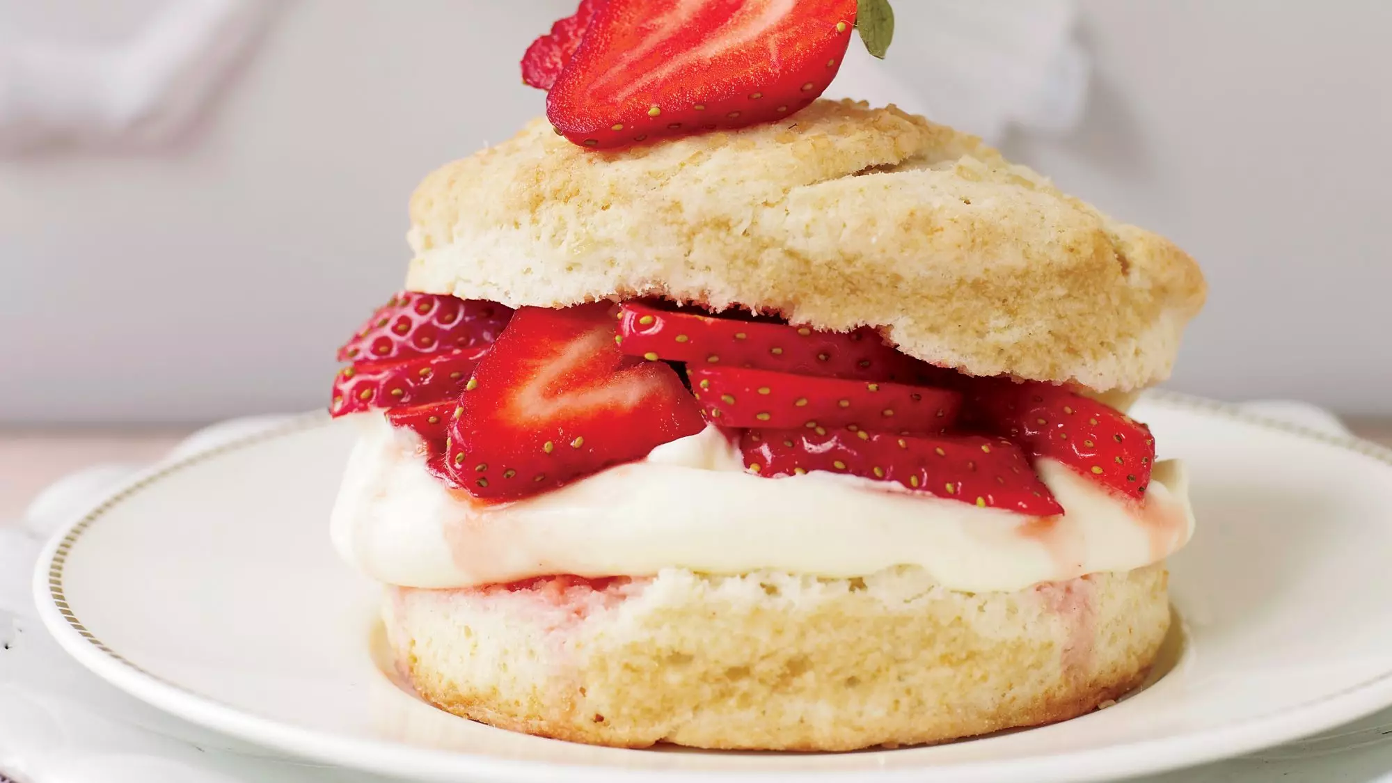 Strawberry Shortcakes með Meyer sítrónukremi