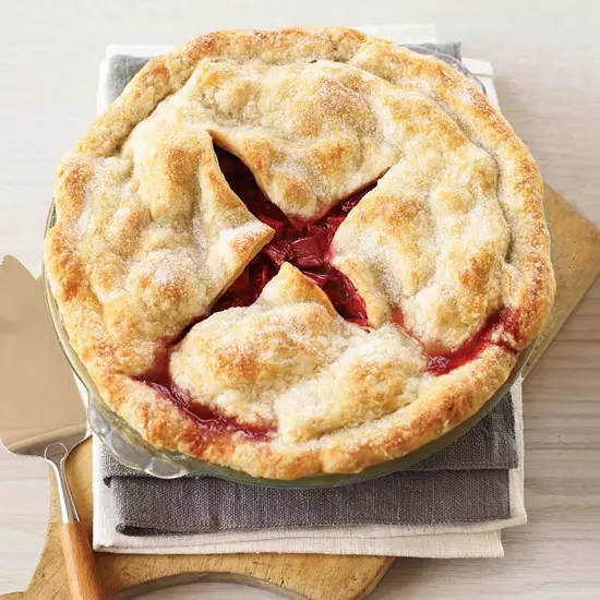 Yakadzika-Dish Strawberry-Rhubarb Pie