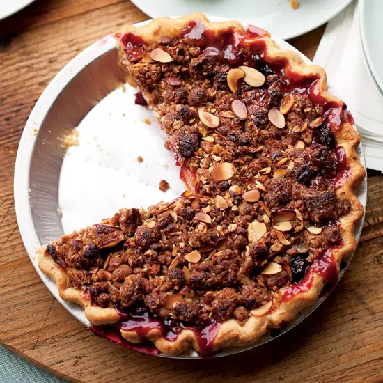 Empanada de froitas de pedra con Streusel de améndoa