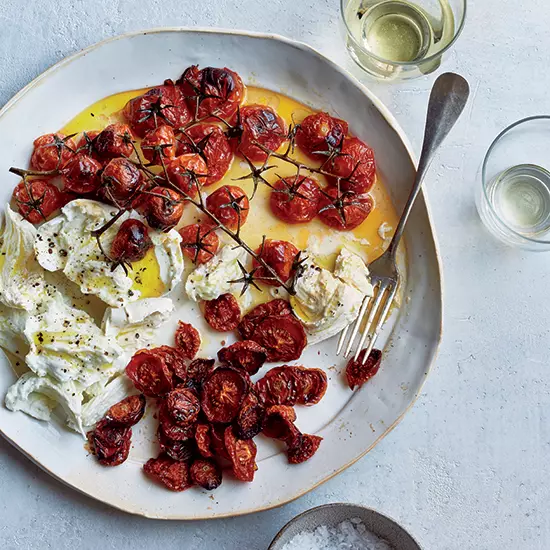 Pühvli mozzarella korralike ja räpaste röstitud tomatitega