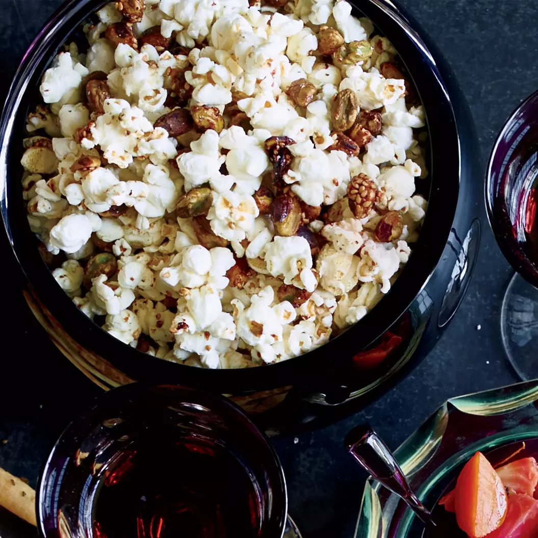 Popcorn met sesam-geglazuurde pistachenoten