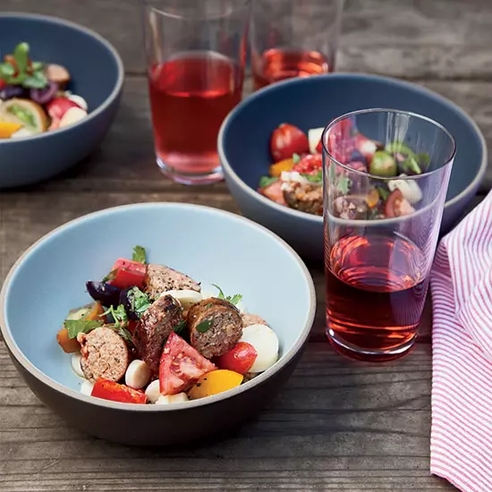 Salade de saucisses et de tomates ancestrales