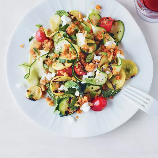 Salad Zucchini mentah dan hangus