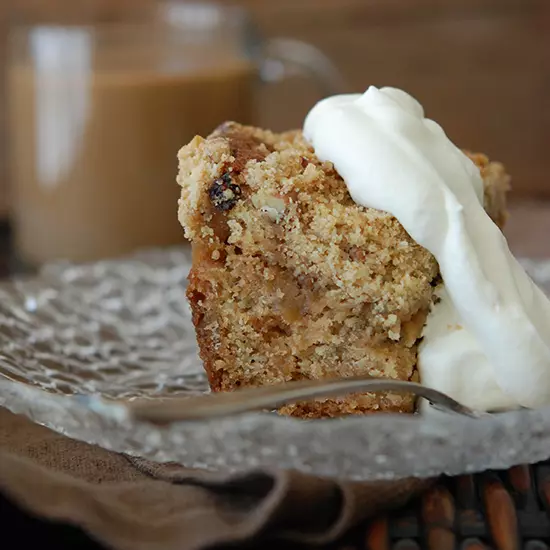 Apple-Raisin Crumb Cake