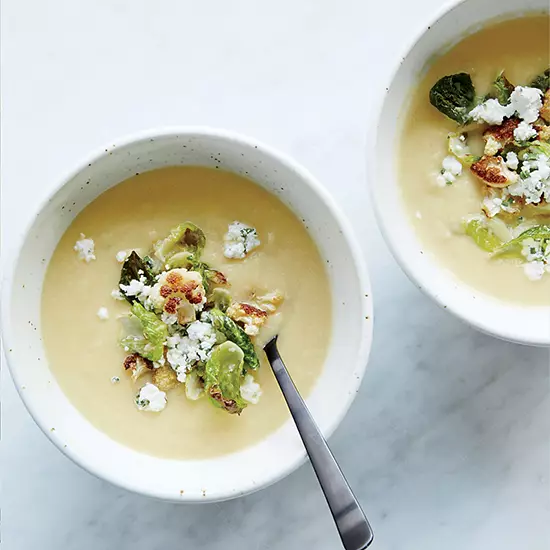 Blomkålssuppe med urtede gedeost