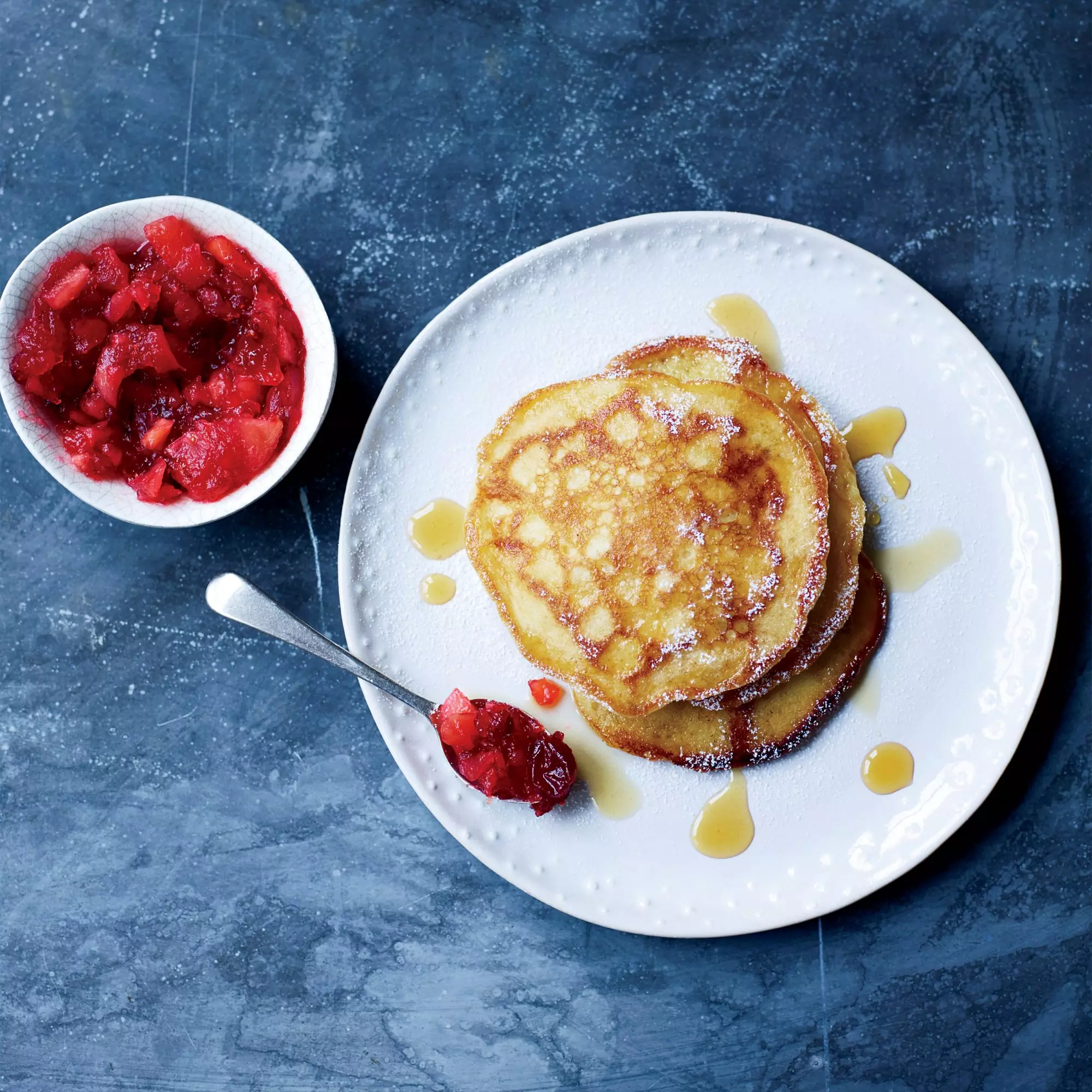 Buttermilchpfannkuchen mit Quitten-Cranberry-Kompott