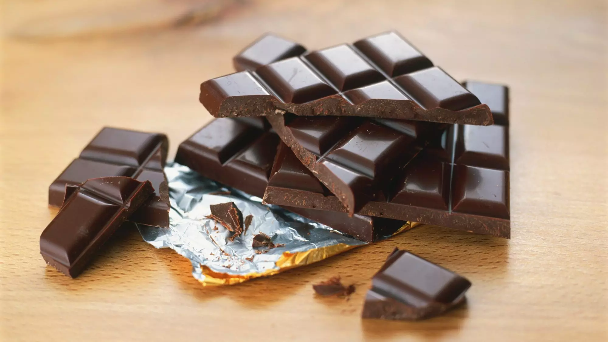 Il cioccolato fondente rende le persone più felici