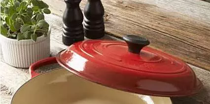 Préparez-vous pour les offres - La vente de l'usine à la table de Le Creuset est de retour