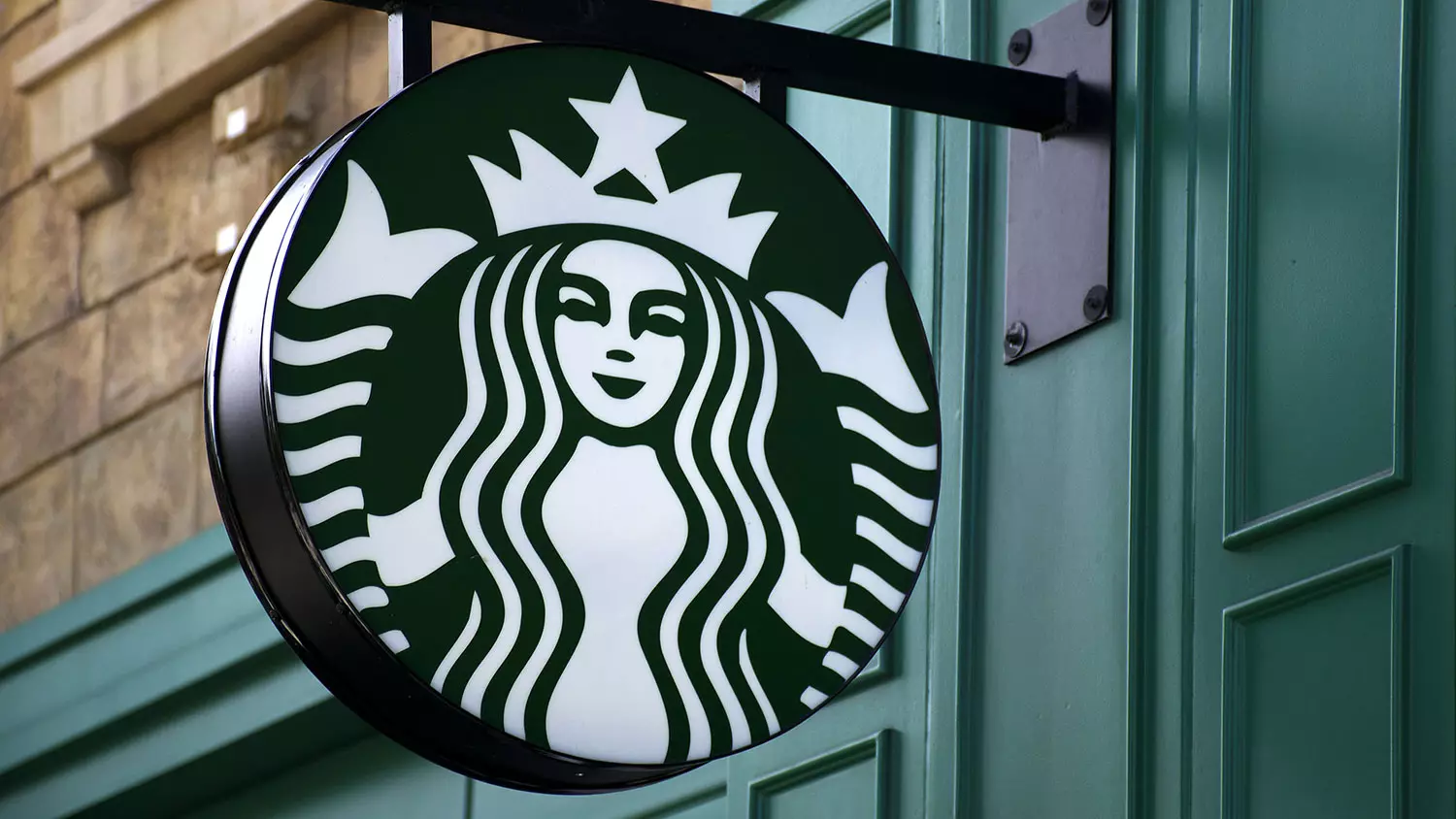 Starbucks is van plan 25.000 veteranen in dienst te nemen