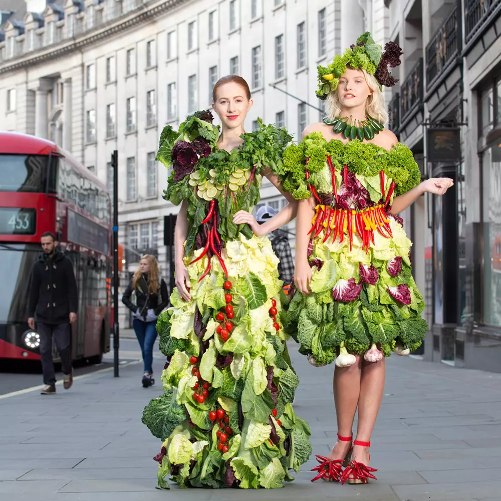 vegetable dress na idinisenyo ng costume designer ni Katy Perry