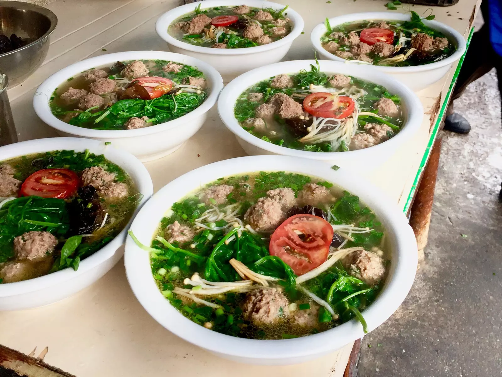 Chengdu shahridagi ochiq osmon ostidagi restoran