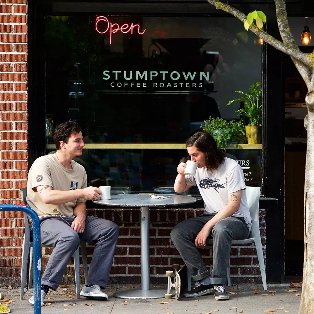 stumptown kofe roasterlari qaytib keldi