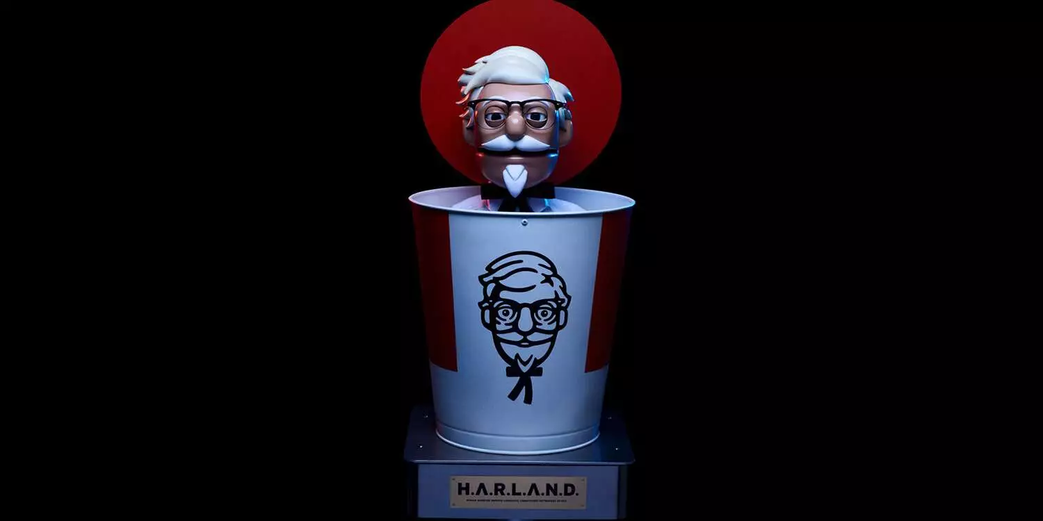 KFC dia nanao robot kolonely Sanders ho an'ny Drive Thru