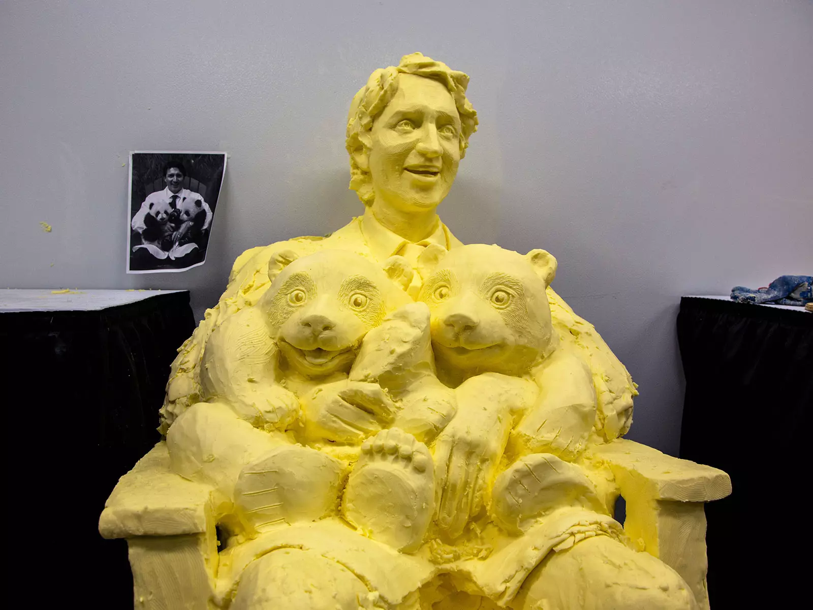 escultura de mantequilla de justin trudeau