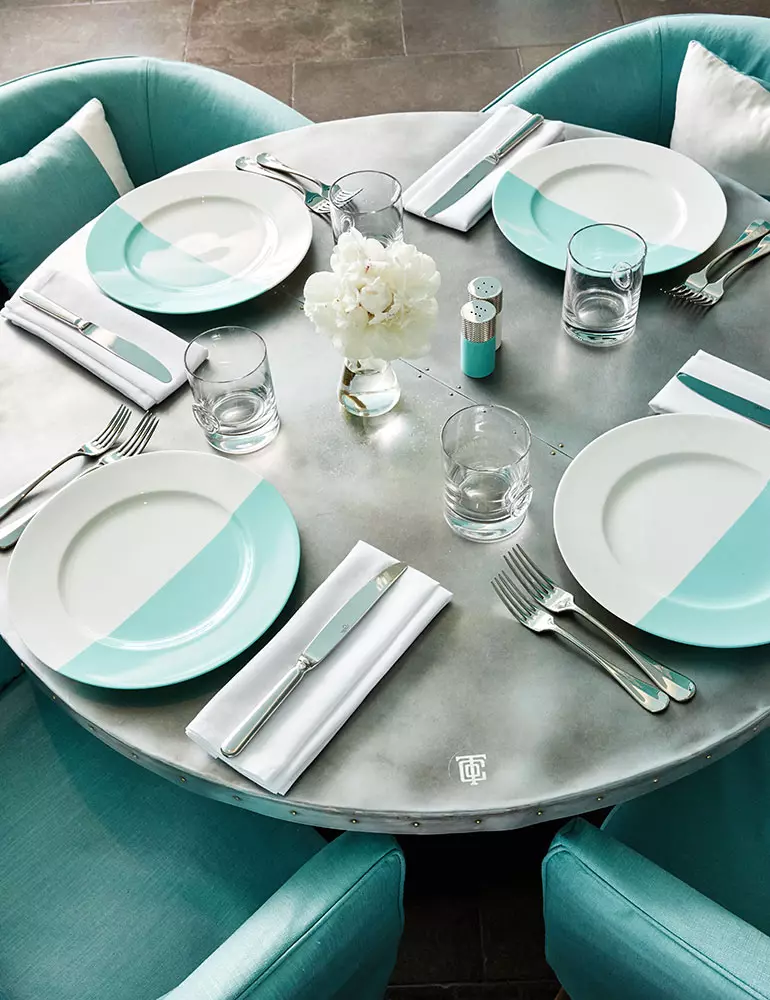 tafel bij tiffanys ontbijt in het blue box café