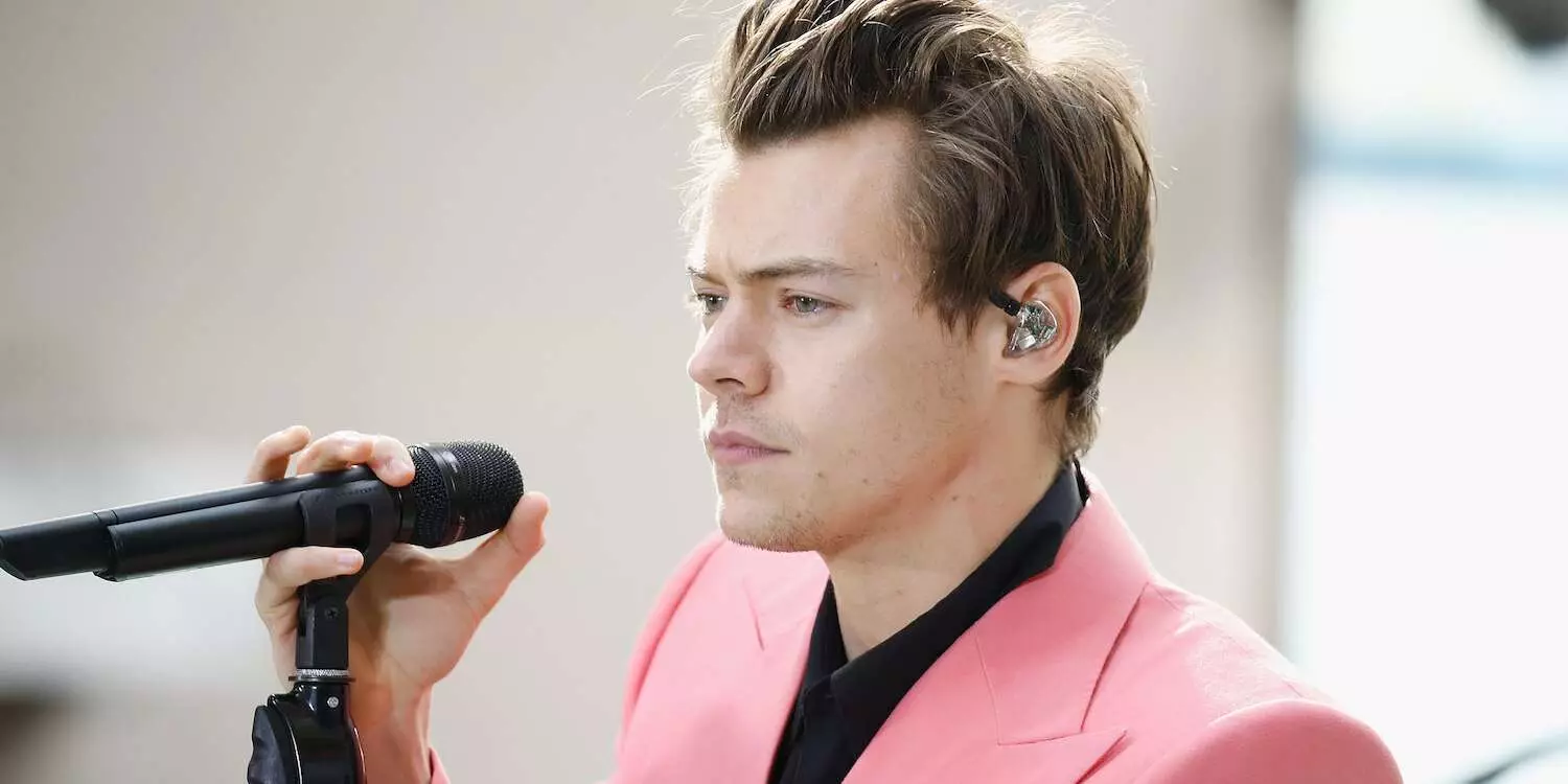 Kuvidiyo ethi 'Kiwi' ye-Harry Styles, Izingane Zidlana Ngamakhekhe