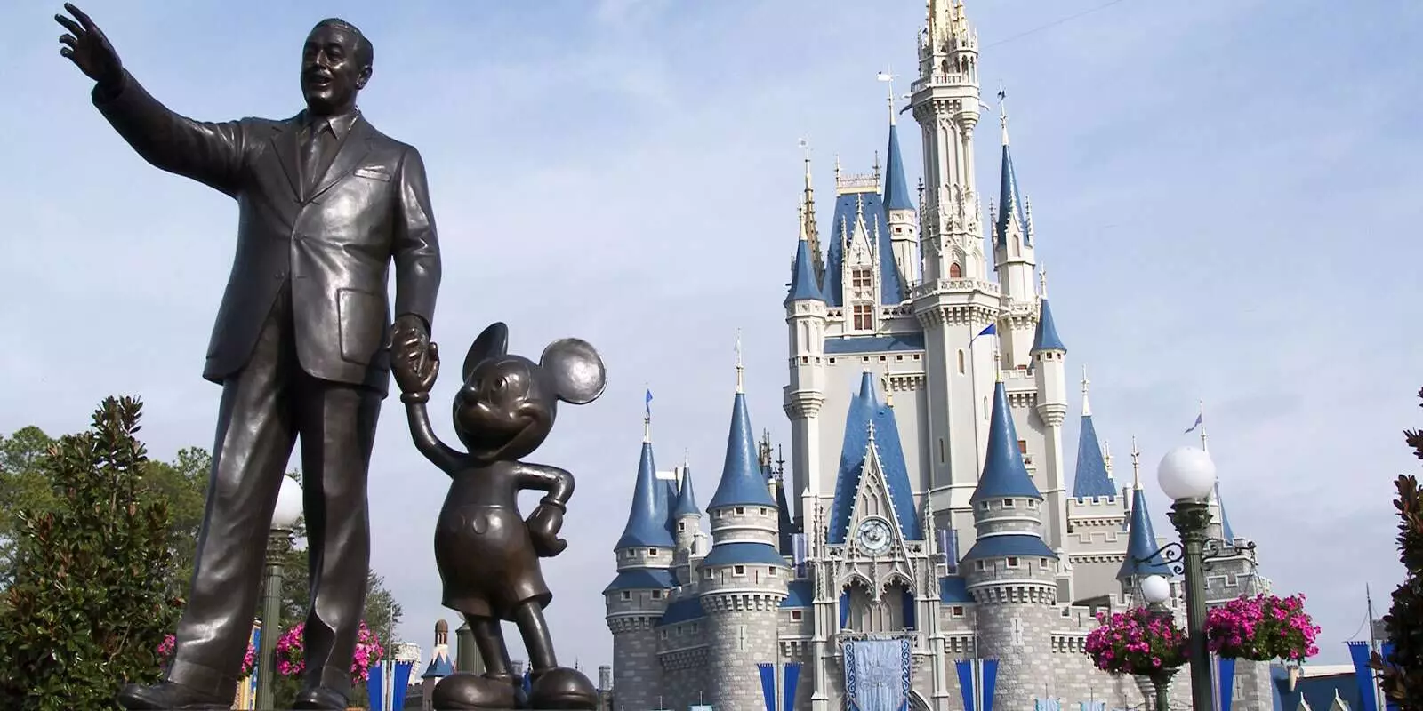 Disney'in Contemporary Resort Gingerbread Display, Cinderella's Castle'dan Sonra Modellendi